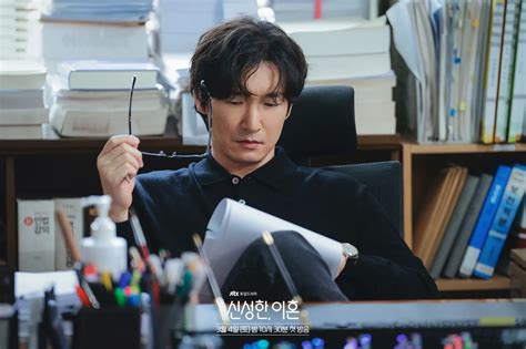 Divorce Attorney Shin Presents Cho Seung Woo As Lonely And Clever