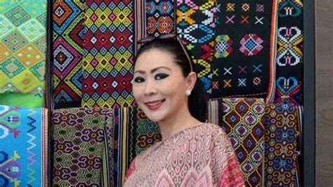 Julie Sutrisno Laiskodat Bantu Alat Pertanian Pra Panen Kelompok Tani