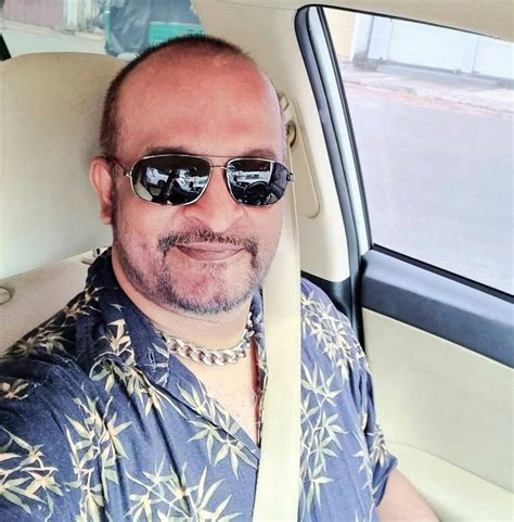 නිලන්ත මම කැමතිම මගේ ඇතුළේ ඉන්න රස්තියාදුකාරයාට මම කැමතිම මගේ ඇතුළේ ඉන්න සෙල්ලක්කාරයාට මම