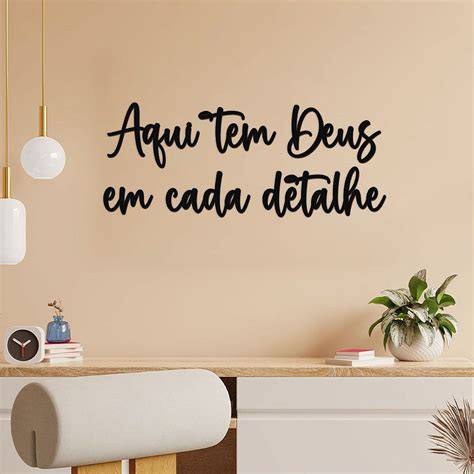 Frase Aqui Tem Deus Em Cada Detalhe Lumina Decor