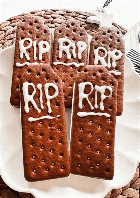 easy halloween ice cream sandwich graves lynn mumbing mejia