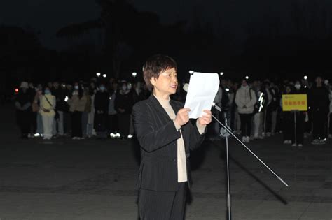 开学第一课：学校举行新学期开学升旗仪式 成医新闻网