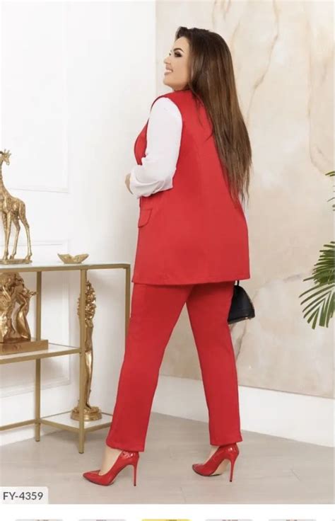 Діловий жіночий брючний костюм трійка з жилеткою та блузкою 1 099 грн Костюми з брюками