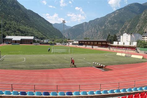 Tret de sortida a les obres de millora de l Estadi Comunal d Andorra la Vella per més de
