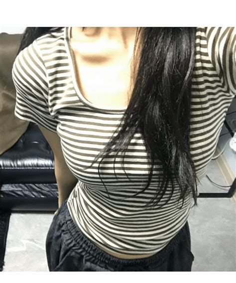 11할인최다판매 단가라 단색 스트라이프 스퀘어넥 슬림핏 꾸안꾸 여리 반팔 티셔츠 에이블리