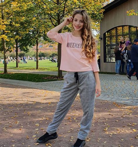 Anna Gloss Biography Photos Age Height Real Name Instagram Account