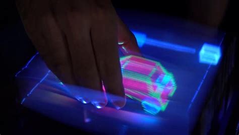 You Can Now Manipulate A Hologram By Holding It In Display