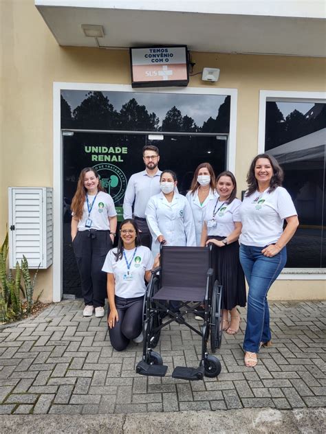 Campanha do Núcleo de Voluntariado repassa cadeiras de rodas a