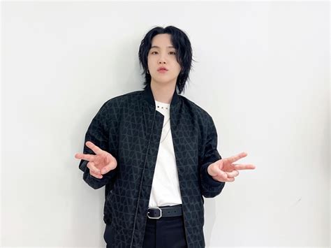 노컷 리뷰 슈가 어거스트 디 그리고 민윤기의 땀과 눈물 노컷뉴스
