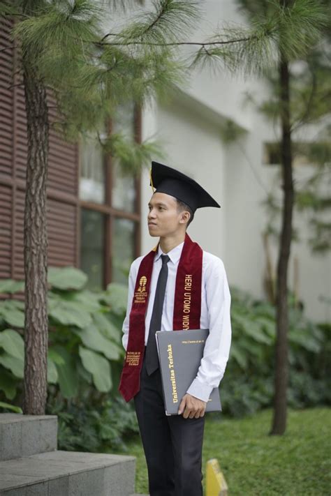 Heru Utomo Widiyatmoko Wisudawan Terbaik Wisuda Daerah Ut Semarang