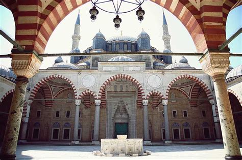 Selimiye Camii Nerede Selimiye Camisi Tarihi Özellikleri Hikayesi Ve Mimarı Hakkında Bilgi