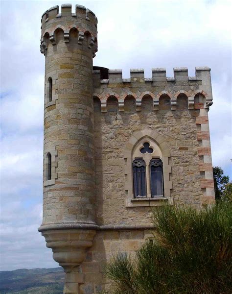 Tour Chateau Chateau U Montellier