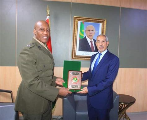 وزير الدفاع يستقبل فى مكتبه قائد القيادة العسكرية الامريكية فى افريقيا