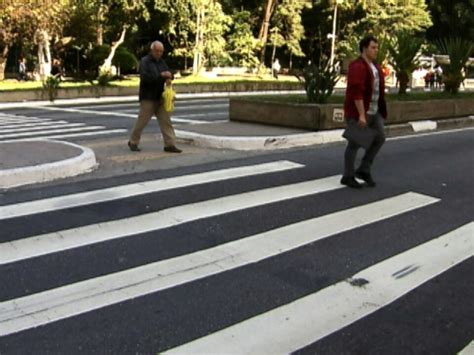Vídeo Moradores Da Zona Leste Reclamam De Falta De Sinalização Em
