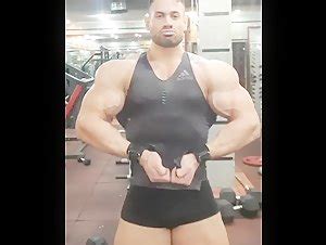 Hot Muscle Hunk Posing MyMusclevideo Com