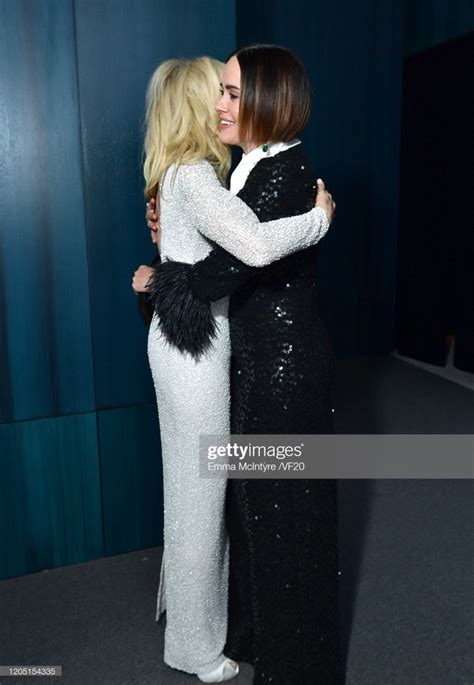Sarah Paulson And Amanda Peet Kiss