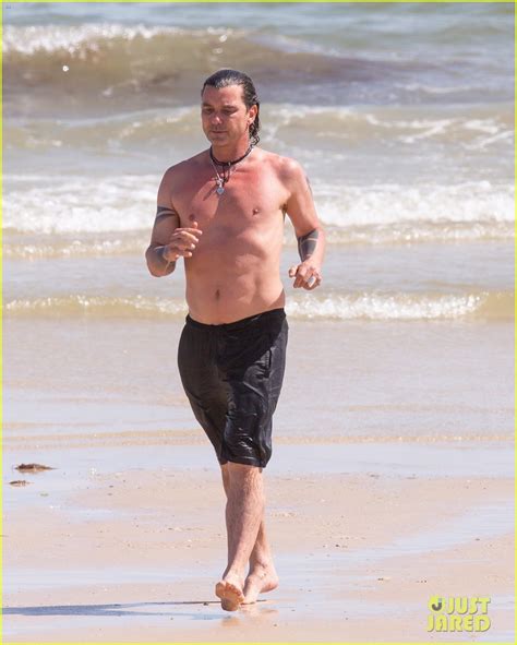 Gavin Rossdale Shows Off His Fit Physique During Solo Day At The Beach Photo Gavin