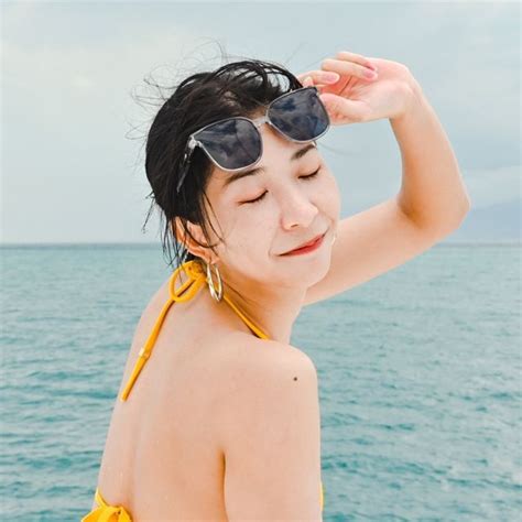 辭職跑去歐洲玩三個月🧧🐍 家裡人一直覺得我是月光族，以為過年回老家會被各路親戚唸不上進不趁年輕好好打拼買房，結果被各種花式誇獎跟詢問一個人怎麼