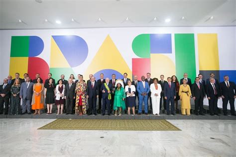 Na Noite Da Posse Diário Oficial Nomeia Os 37 Ministros De Lula