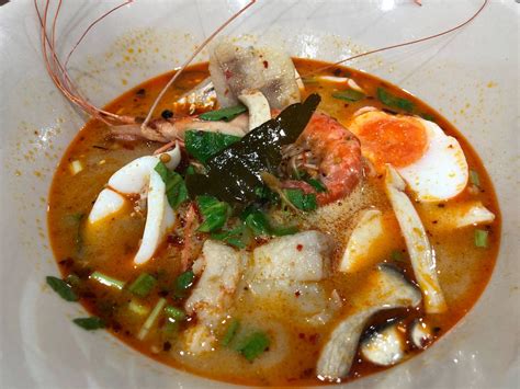 รูป พี่อ้อ ก๋วยเตี๋ยวต้มยำ เพชรบุรี