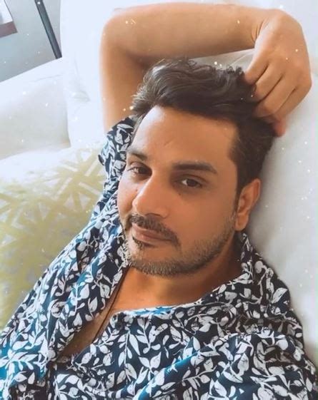 Dil Bechara के डायरेक्टर पर टूटा दुखों का पहाड़ मां के अचानक निधन से