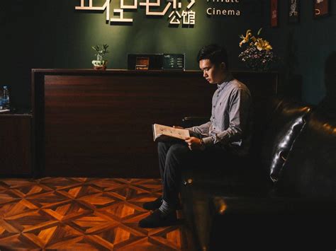 他说他是广州梁朝伟，我还是广州谢霆锋！