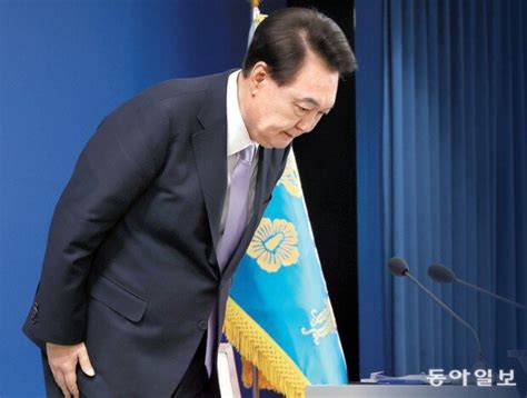 剎不住車的尹錫悅支持率，跌至17，再創歷史新低 東亞日報