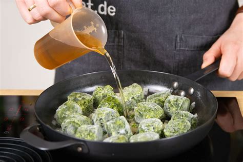 Grünkohl mit Pinkel Rezept