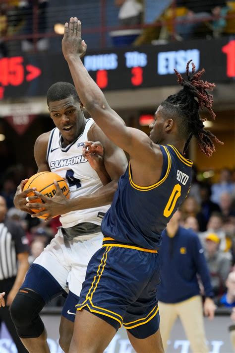 Samford Holds Off East Tennessee State 76 69 To Win 1st Southern