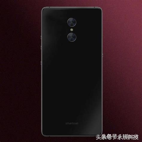 錘子堅果3再曝光，老羅親自評價，亮點還行，不算難看！ 每日頭條