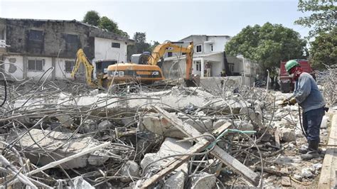 En Un Barril Hallan Pruebas De La Caída Del Edificio En Cartagena