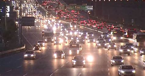 본격 귀성 시작 하행선 정체 자정 넘어야 풀릴 듯