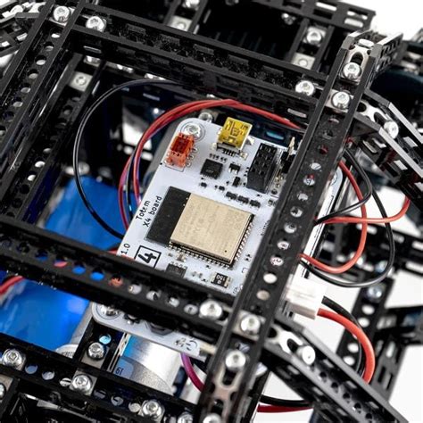 Black Spider Programmable And Smartphone Controllable Robot