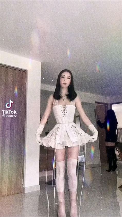 Pin De Elizabeth Perez En Pins Creados Por Ti Celebridades Bonitos