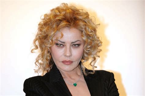 Curiosità Su Chi è Eva Grimaldi Chi è La Moglie Imma Battaglia