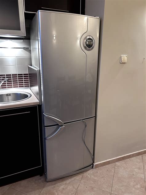 Хладилник с фризер Conegliano гр София Център • Olx Bg