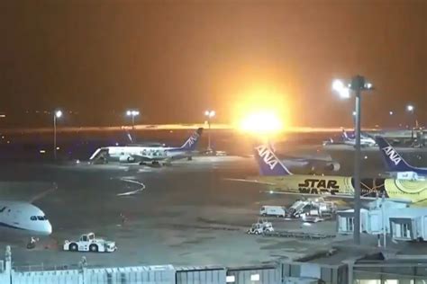 Reabren Pista De Aeropuerto De Tokio 6 Días Después Del Choque Entre
