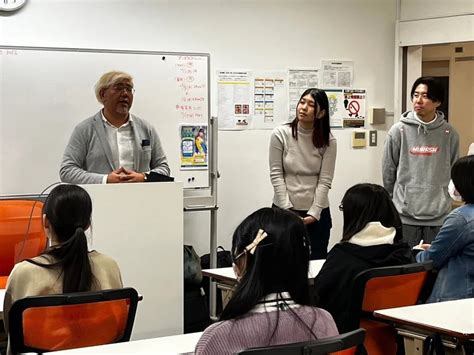 エントランスでたくさんの作品に迎えられる素敵な学校＠東京アニメーションカレッジ専門学校編 株式会社アンビション