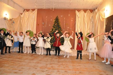 სკოლა ნინოს” 1 ლი კლასის მოსწავლეებმა საახალწლო ღონისძიებით სკოლას შობა ახალი წელი მიულოცეს