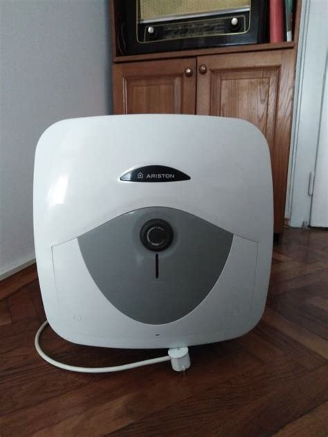 Električni bojler Ariston 30l