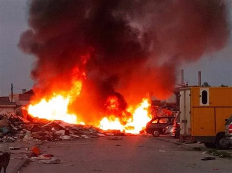 Пожар на незаконно сметище обгази част от Пловдив Информационна агенция ПИК