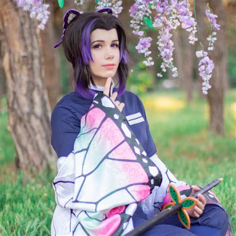 Modelo Hinahina Chan Fez Um Lindo Cosplay Da Shinobu De Demon Slayer Critical Hits
