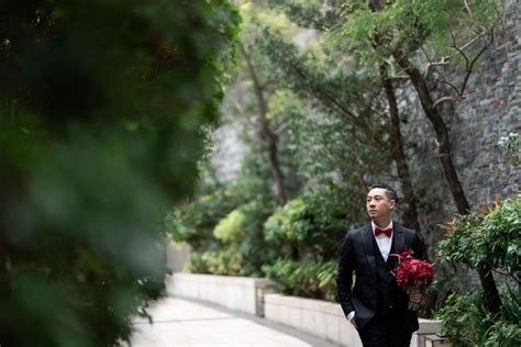 「御用青樓女子」文凱玲結婚！16隻龍鳳鈪加重量級金豬極風光 筵開23席宴親朋 星島日報
