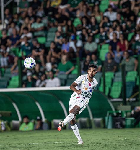 Willian Oliveira Comemora Vitória Sobre O Líder Na Série A E Projeta