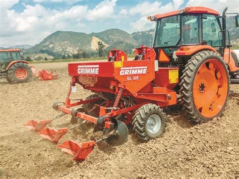 Дойде време за картофосадачките Български Фермер