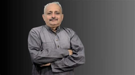 Ex Iit Director New Btech Ee Syllabus Focus Is Experiential Learning