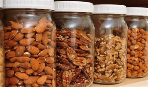 Як правильно зберігати горіхи