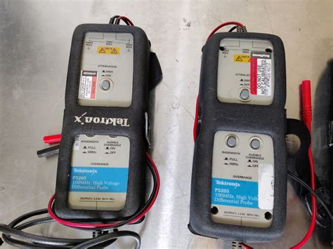 Tektronix P5205 High Voltage Differential Probe 100mhz Id 000960 5 22