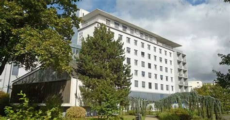 Klinik Schließung in Saarbrücken Klinik Mitarbeiter schreiben offenen Brief an OB Uwe Conradt