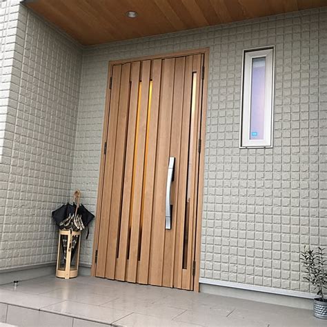 玄関入り口saito Wood 傘立てsaito Woodクリエラスクリクシルの玄関ドアオリーブなどのインテリア実例